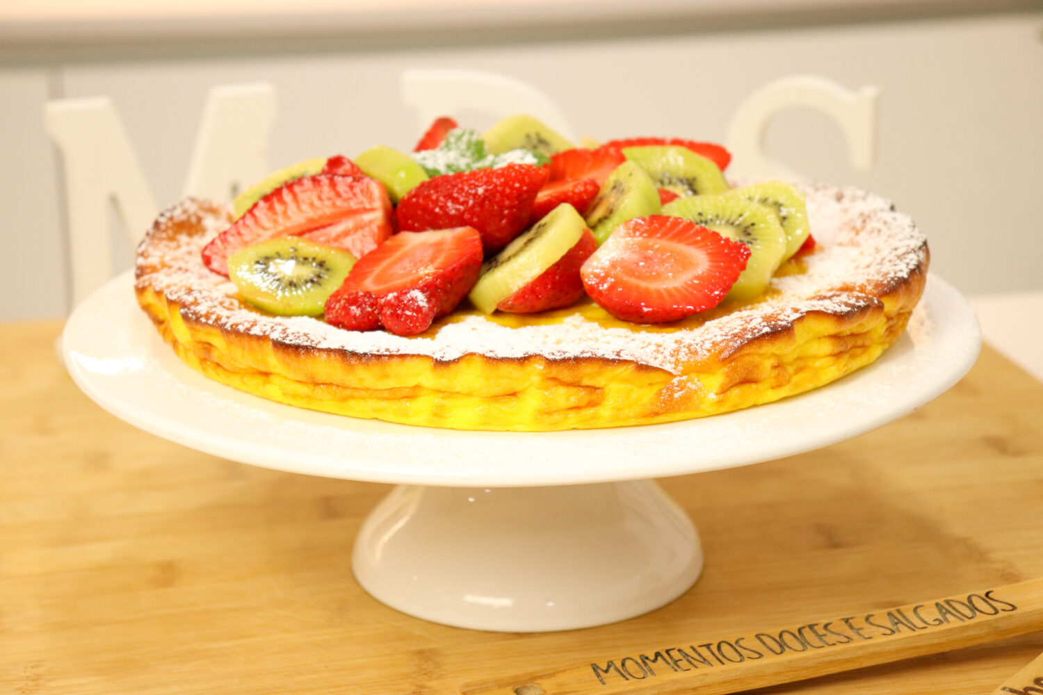 Queijada de Queijo Fresco Batido e Limão com Fruta Fresca - Momentos ...