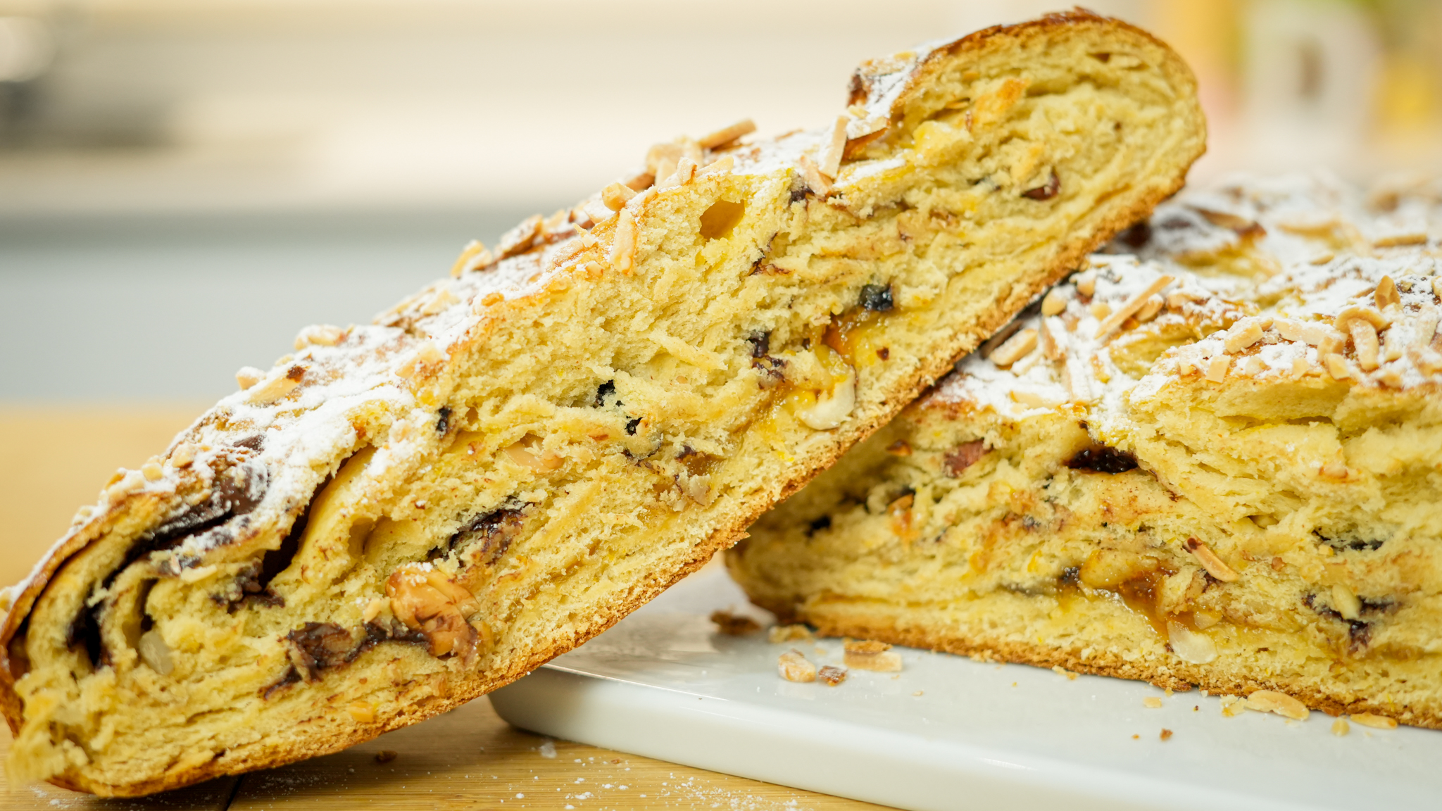 Bolo Rei Escangalhado de Chocolate e Frutos Secos - Momentos Doces e Salgados