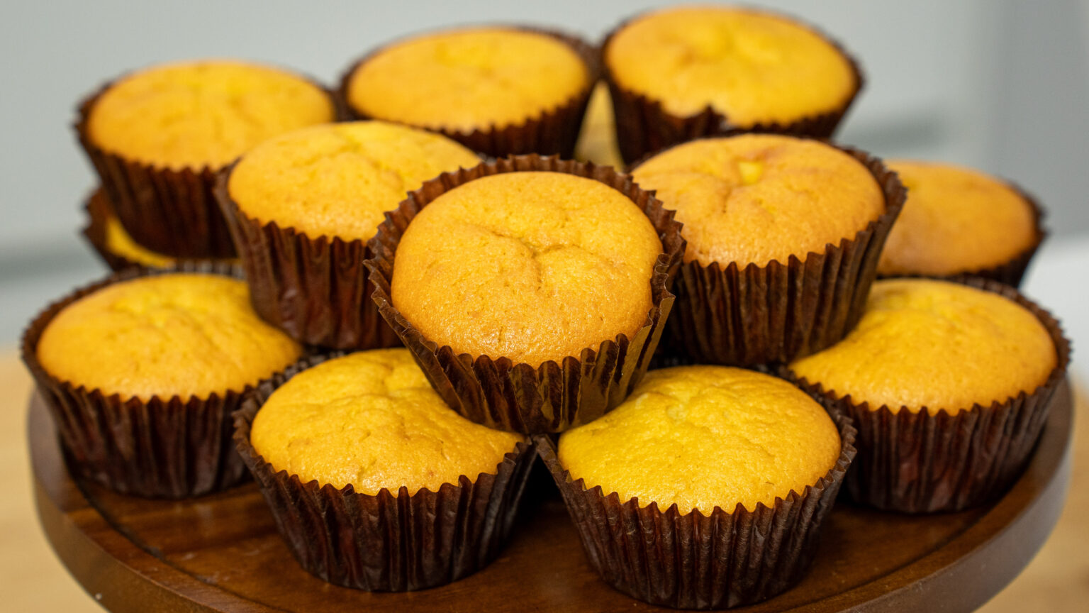 Queques de Laranja Fofinhos e Saborosos - Momentos Doces e Salgados