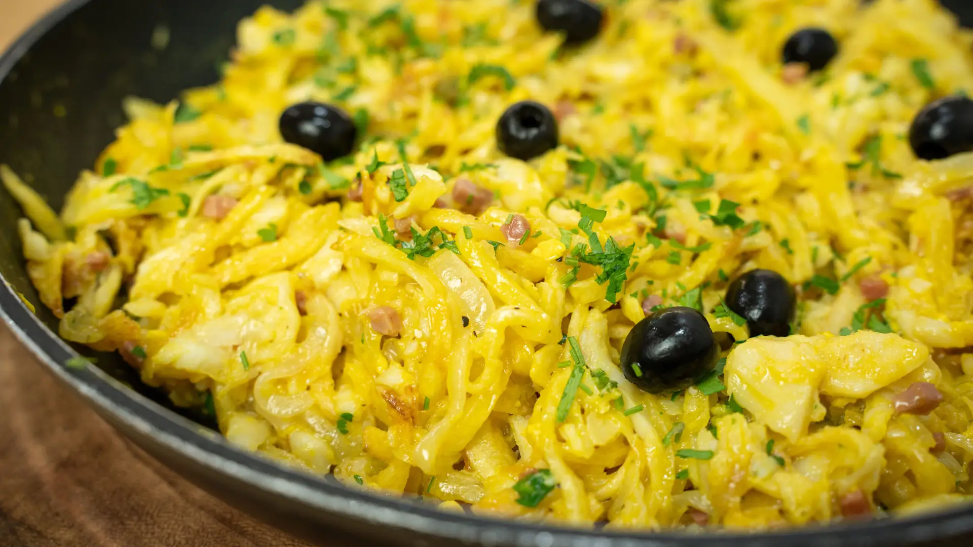 Bacalhau à Brás com um Toque Especial - Momentos Doces e Salgados