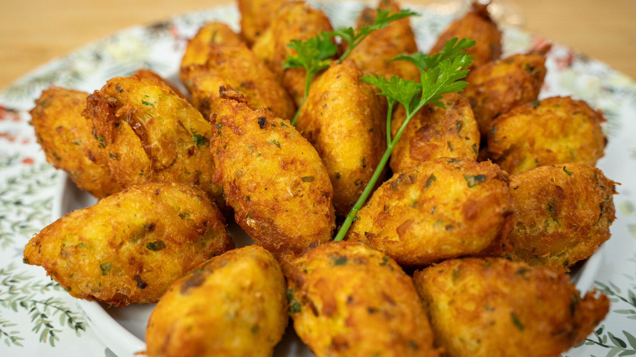 Pastéis de Bacalhau Simples e Tradicionais - Momentos Doces e Salgados