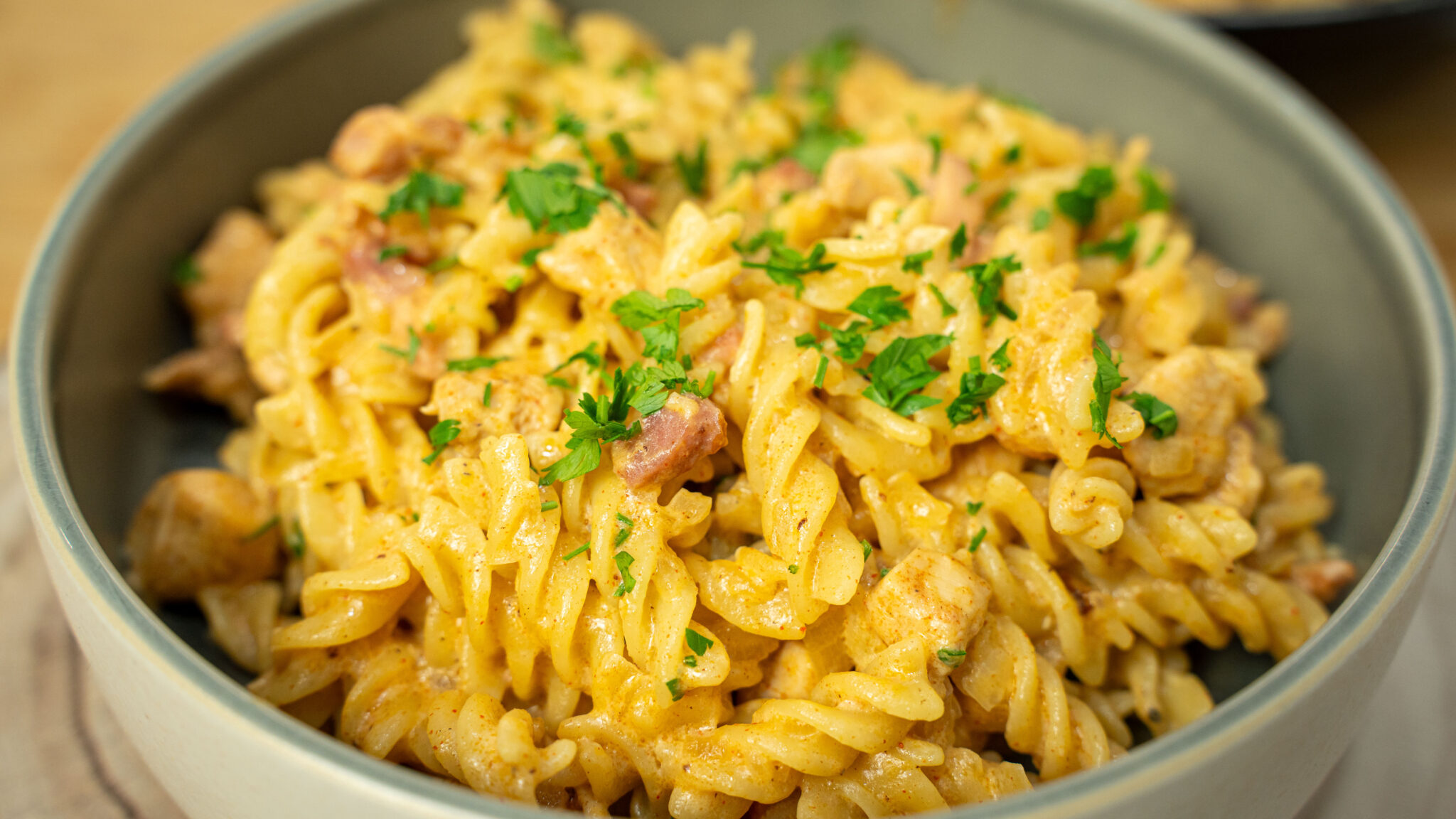 Massa com Frango e Bacon Cremosa - Momentos Doces e Salgados
